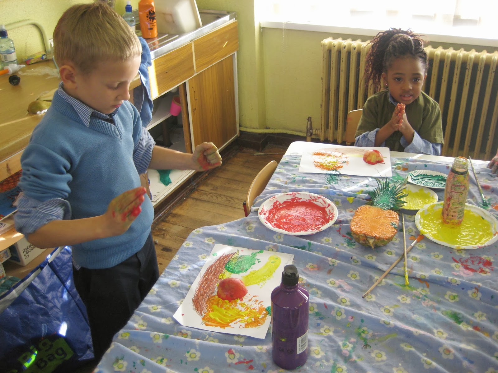First Class Fun in Room Fourteen!: Fruit Printing